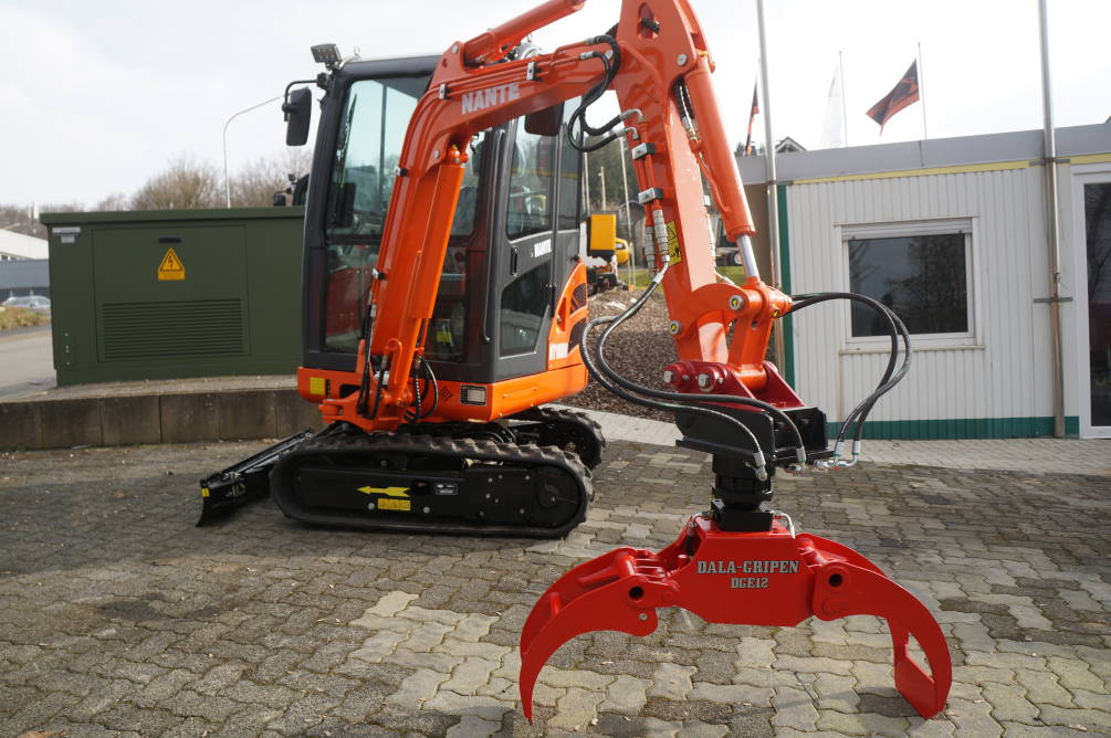 rotierbarer Holzgreifer für Minibagger auf MS01 Adapter - Delta-Competent